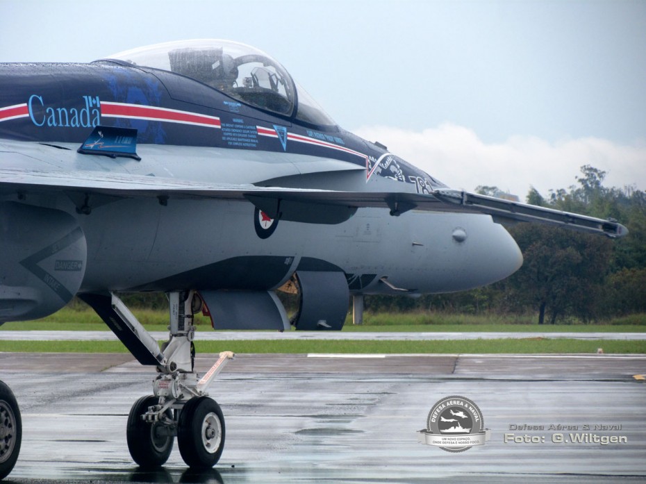 O CF-18 do Canadian Demonstration Team – Defesa Aérea & Naval