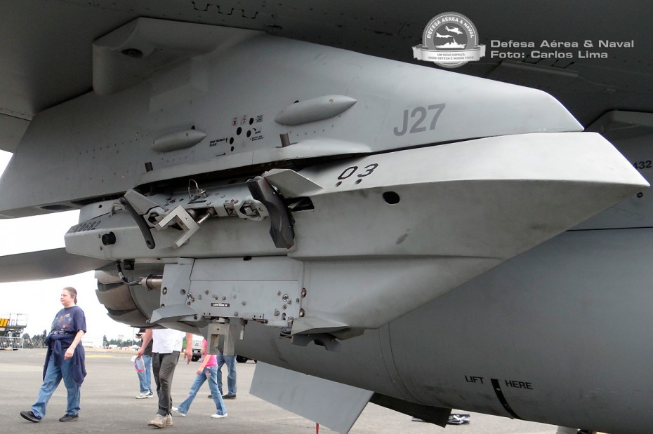 General Dynamics F-16 Block 30 – Defesa Aérea & Naval