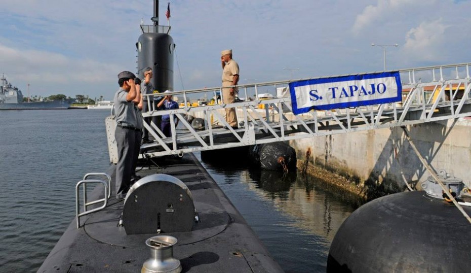 Submarino ‘Tapajó’ recebe o Comandante da 4ª Frota – Defesa Aérea & Naval
