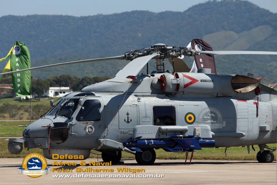 MH-16 Seahawk realiza o primeiro lançamento do míssil Penguin na ...