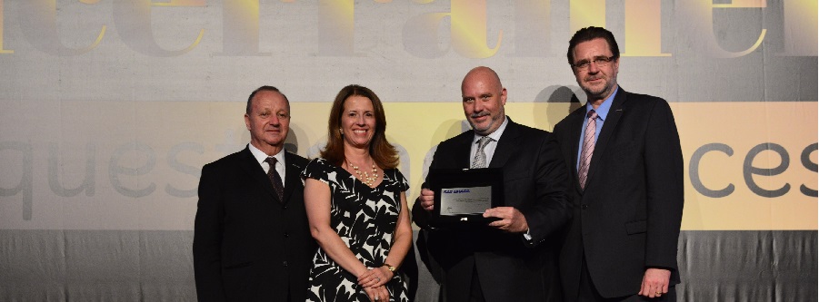 Presidente da Helibras recebe homenagem no Congresso SAE Brasil 2015 ...