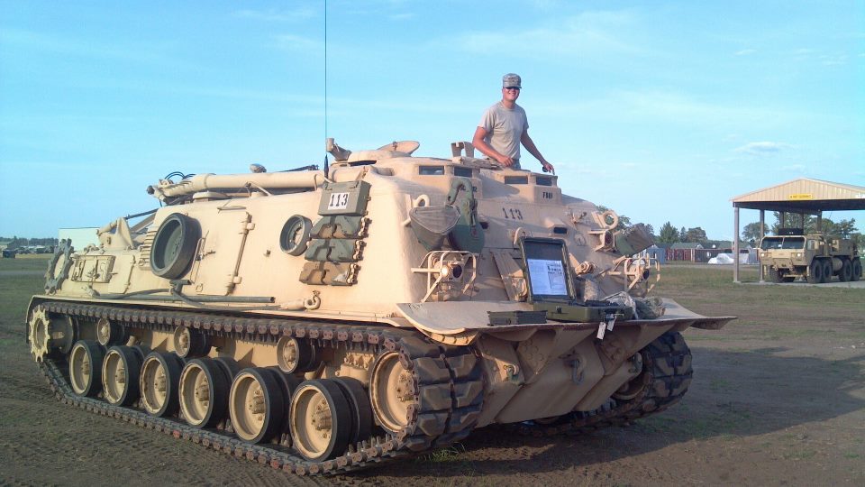 Exército Brasileiro inspeciona carros de recuperação M88 nos EUA ...