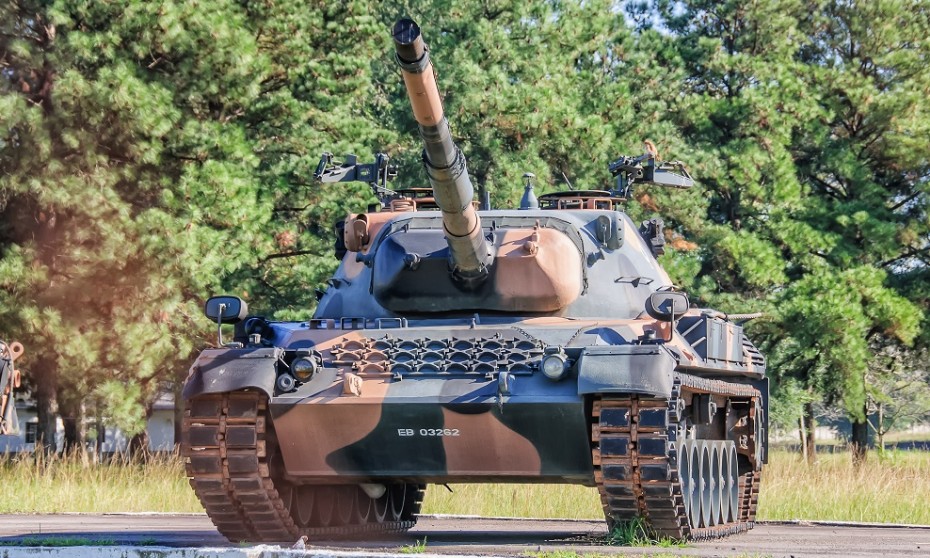Leopard 1A1: 41 carros de combate recuperados – Defesa Aérea & Naval