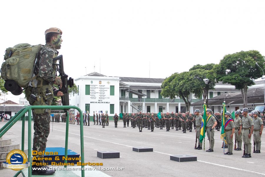 Passagem de Comando da12ª Brigada de Infantaria Leve (Aeromóvel ...