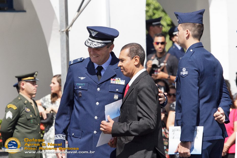 25 de Março: Dia do Especialista de Aeronáutica da Força Aérea ...