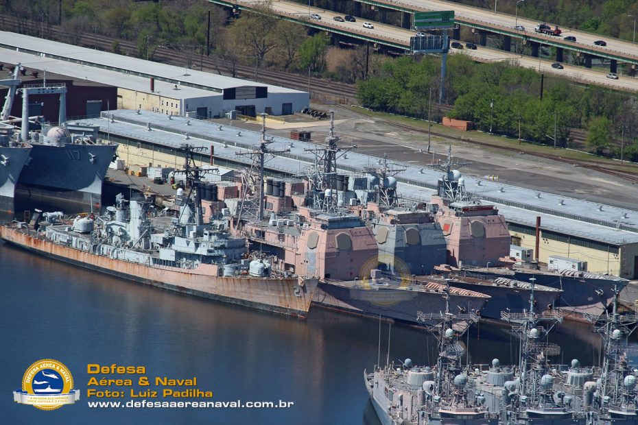 Philadelphia Navy Yard e o Naval Inactive Ship Maintenance Facility ...