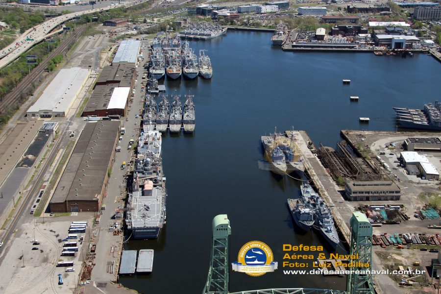 Philadelphia Navy Yard e o Naval Inactive Ship Maintenance Facility ...