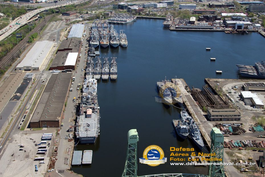 Philadelphia Navy Yard e o Naval Inactive Ship Maintenance Facility ...