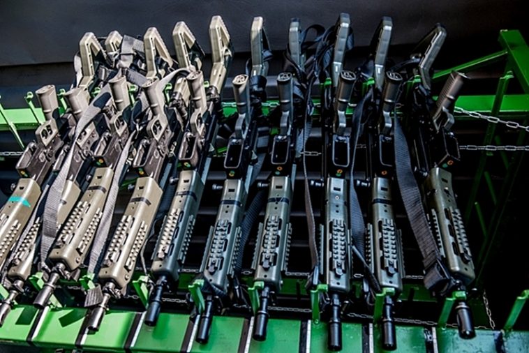 Exército Brasileiro adota fuzil IA2, com tecnologia 100% nacional ...