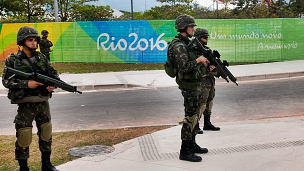 Exército Brasileiro adota fuzil IA2, com tecnologia 100% nacional ...