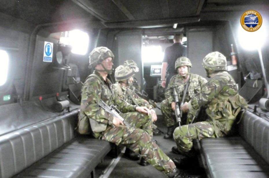 Griffon Hoverwork apresentou seus Hovercrafts para as Forças Armadas na ...