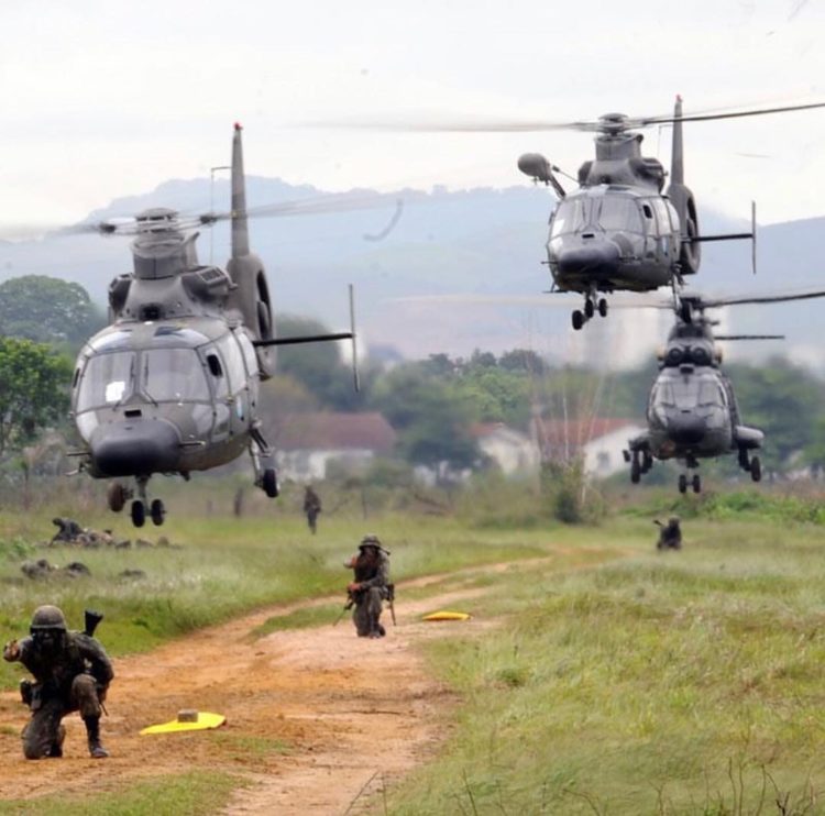 A Aviação Do Exército Brasileiro Não Para Defesa Aérea Naval