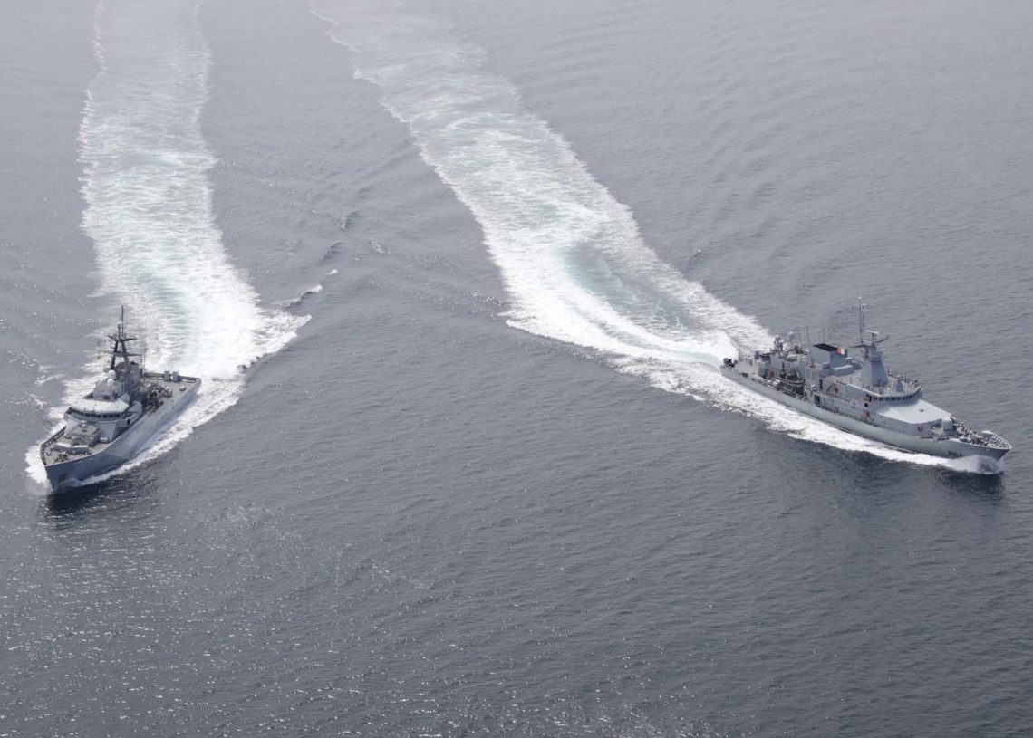 Royal Navy e Irish Navy treinam juntas no Mar Céltico – Defesa Aérea ...