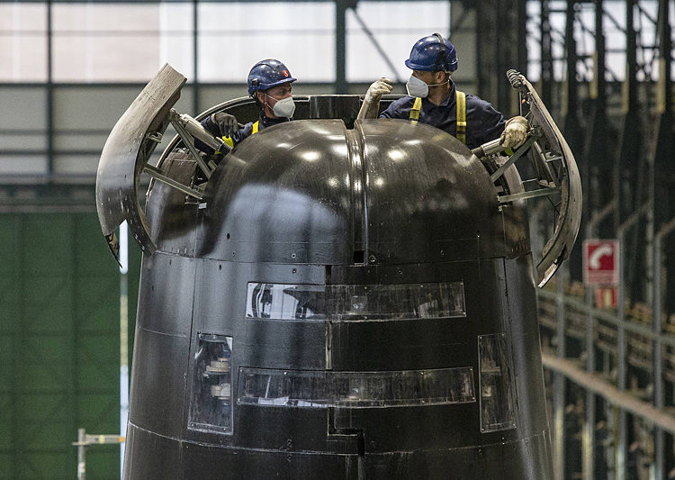 Navantia – Submarino ‘Isaac Peral’ S81 pronto para ser lançado ao mar ...