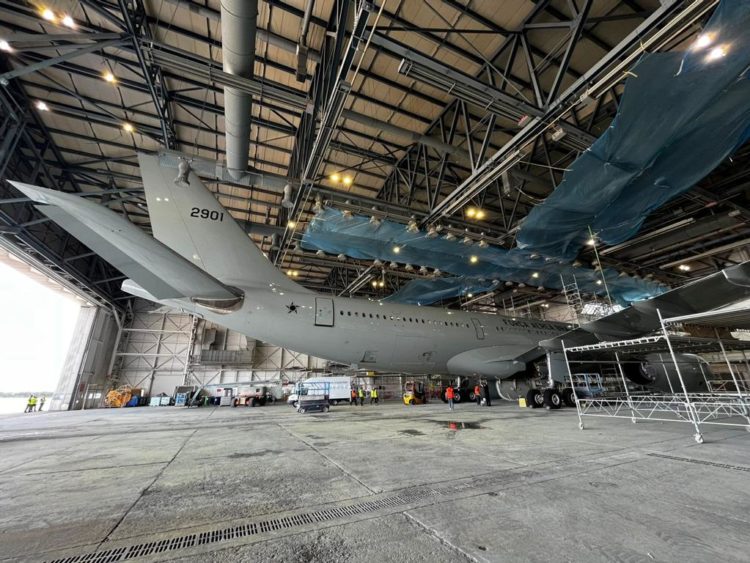 KC-30 FAB2901: Novas fotos com os detalhes da nova pintura – Defesa ...