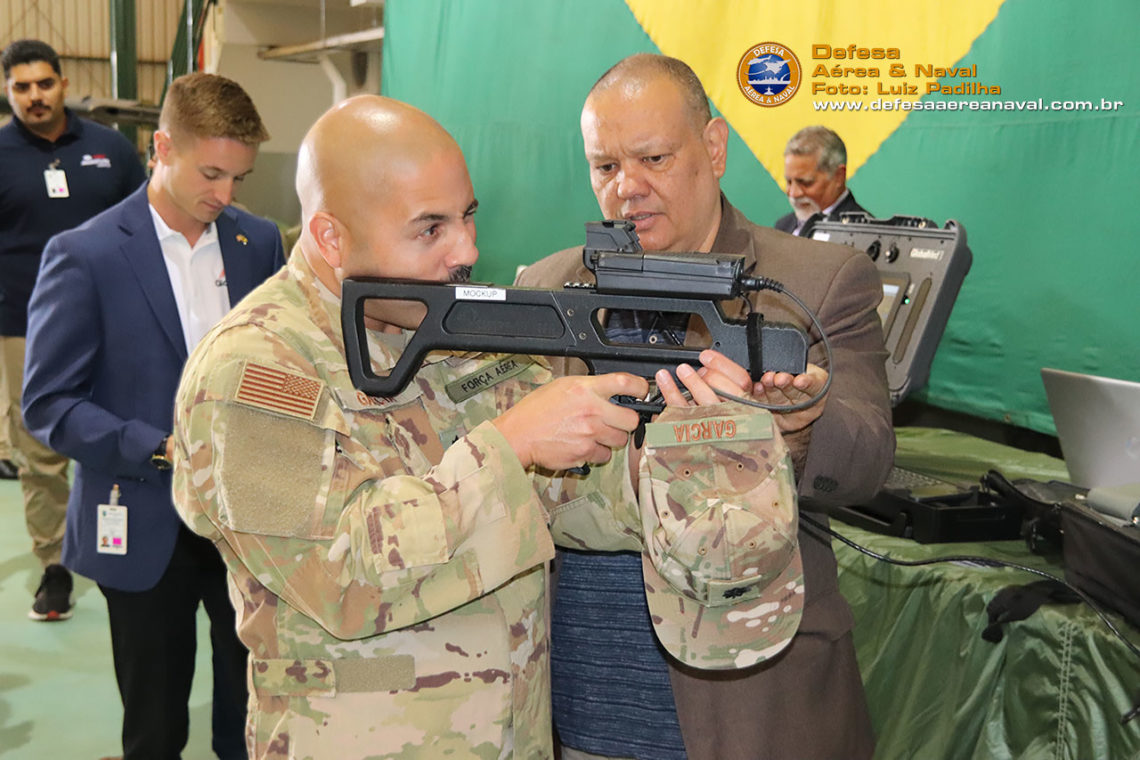 Ministro da Defesa conheceu a mira inteligente SMASH 3000 da Smart ...