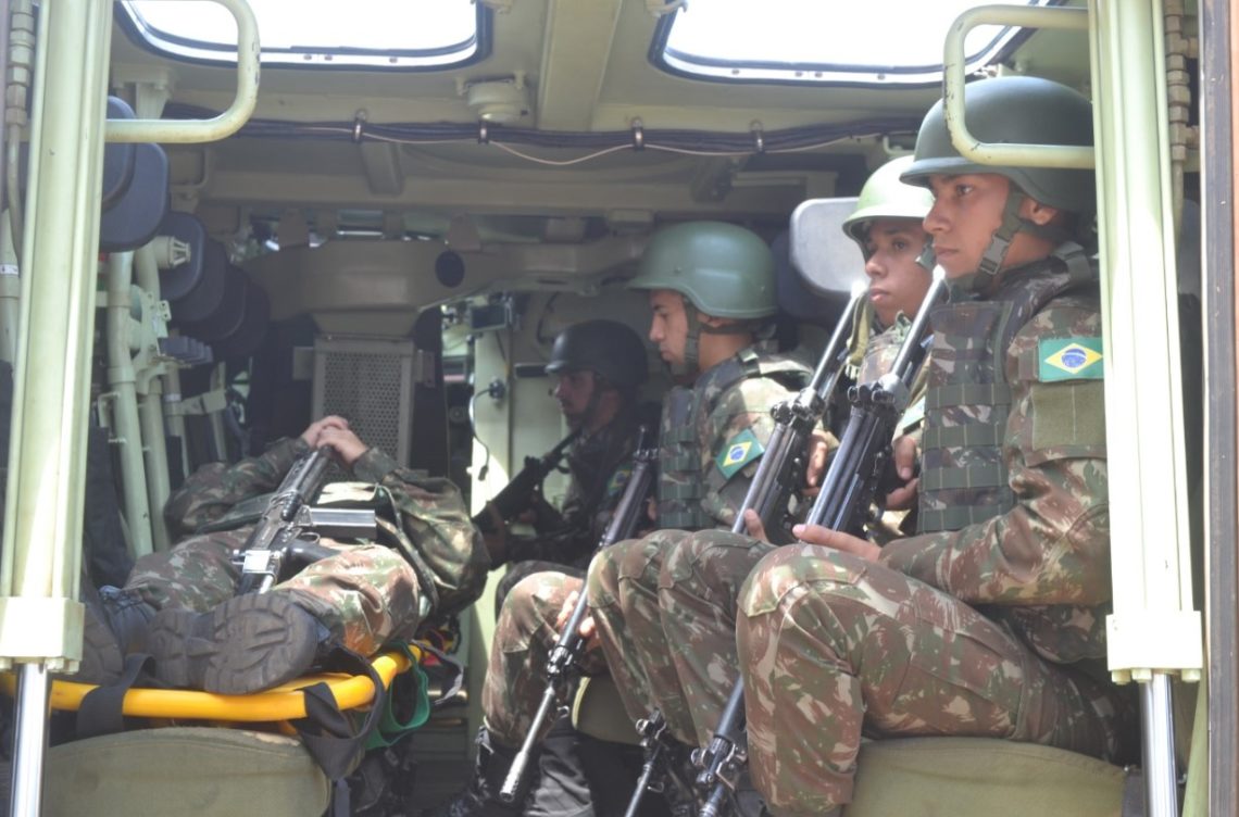 Exército realiza prova de Conceito da Viatura Blindada Especial ...