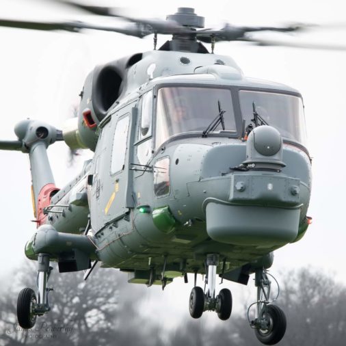 Super Lynx da Marinha Brasileira realiza seu 3º primeiro voo – Defesa ...