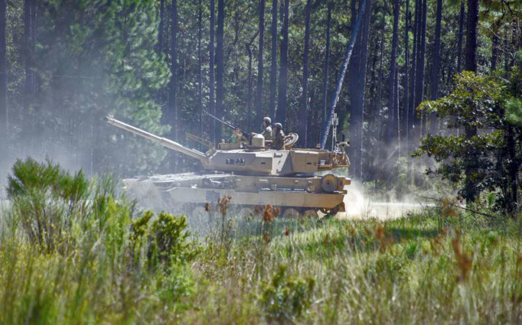 US Army revela o M10 Booker, seu primeiro novo veículo de combate em ...