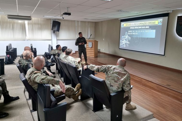 COpEsp realiza intercâmbio com US Army – Defesa Aérea & Naval