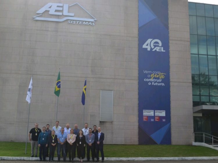 AEL inicia produção em série do HUD e HMD para o Gripen E – Defesa ...