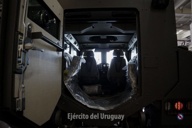 Uruguai recebe viaturas blindadas Mamba Mk7 doadas pelos EUA – Defesa ...