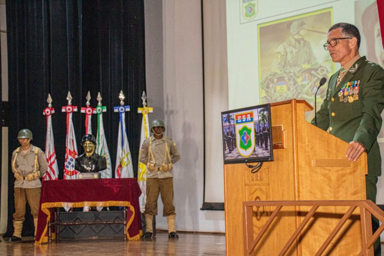 ESA comemora 113 anos de nascimento do Sargento Max Wolff Filho ...