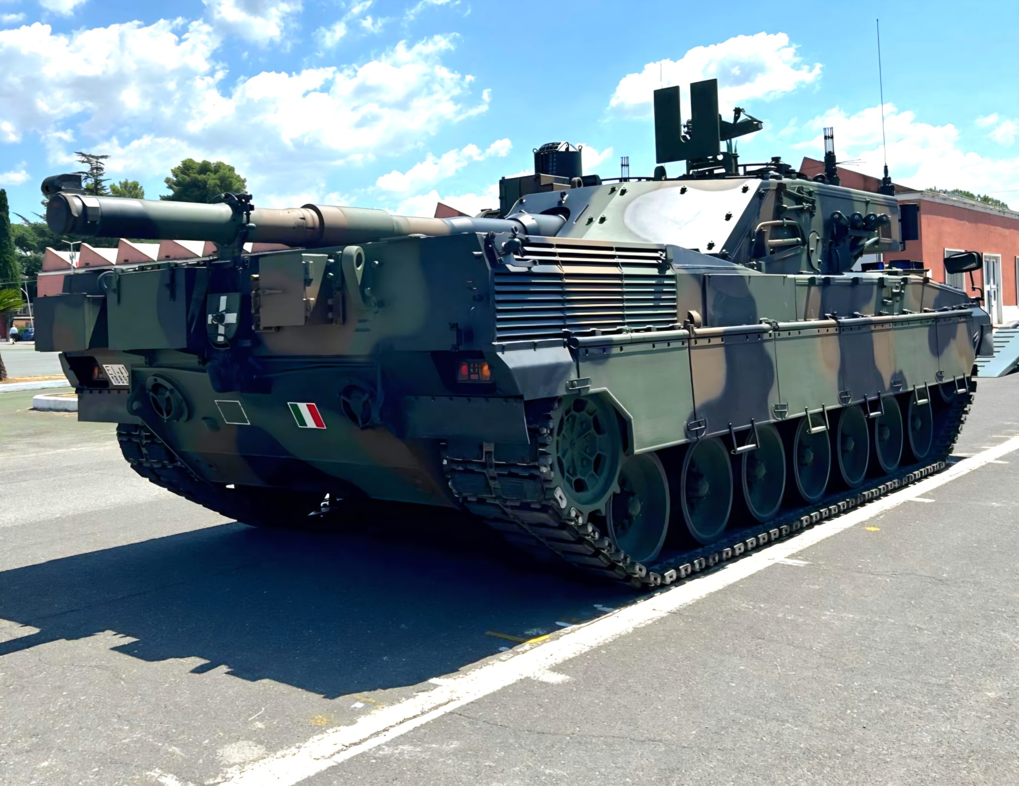 Exército italiano recebe o primeiro MBT modernizado Ariete C2 – Defesa ...