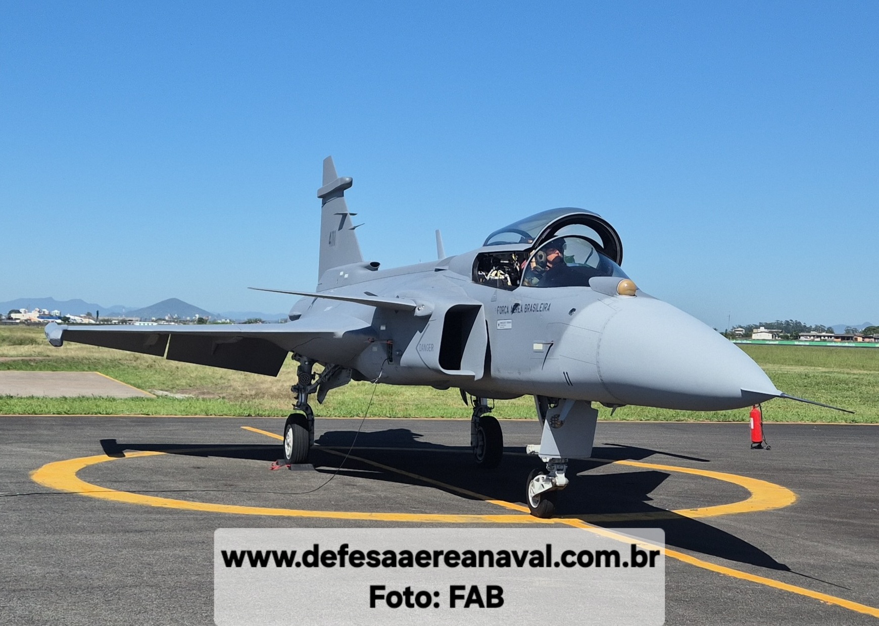 F-39 Gripen FAB4111 já está na Base Aérea de Anápolis – Defesa Aérea ...